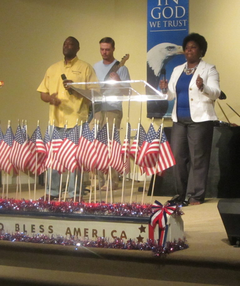 Sunday Worship & Small Groups - Fellowship of Praise