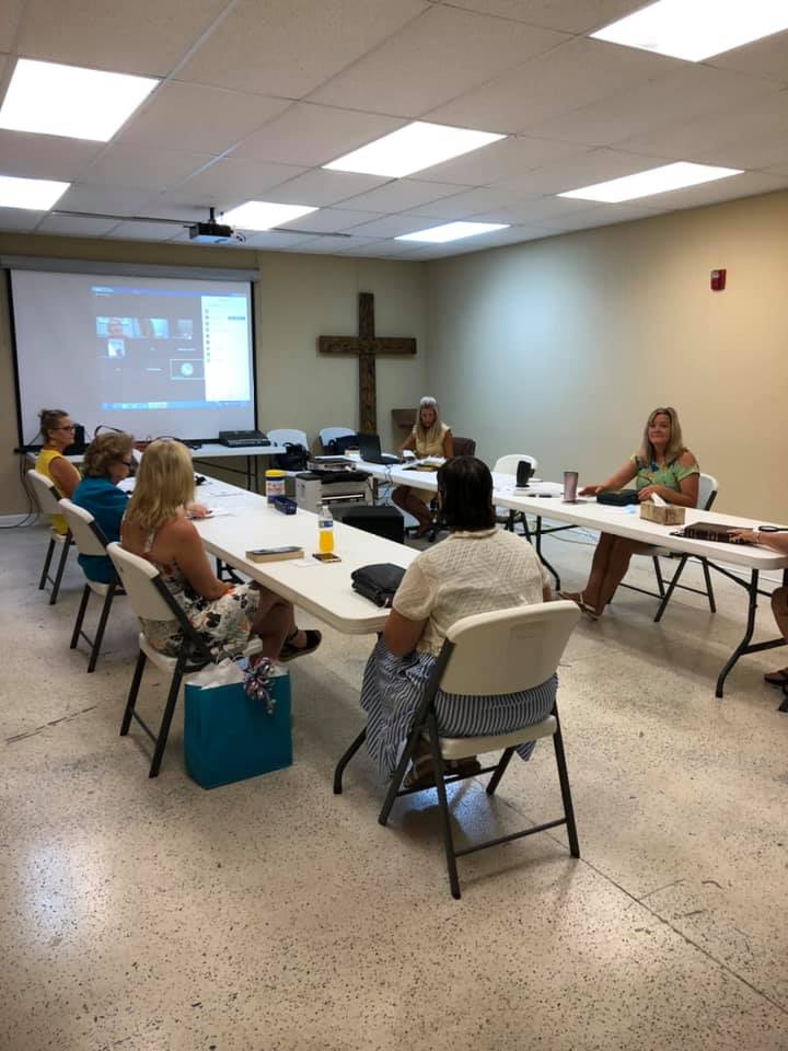 Sunday Worship & Small Groups - Fellowship of Praise